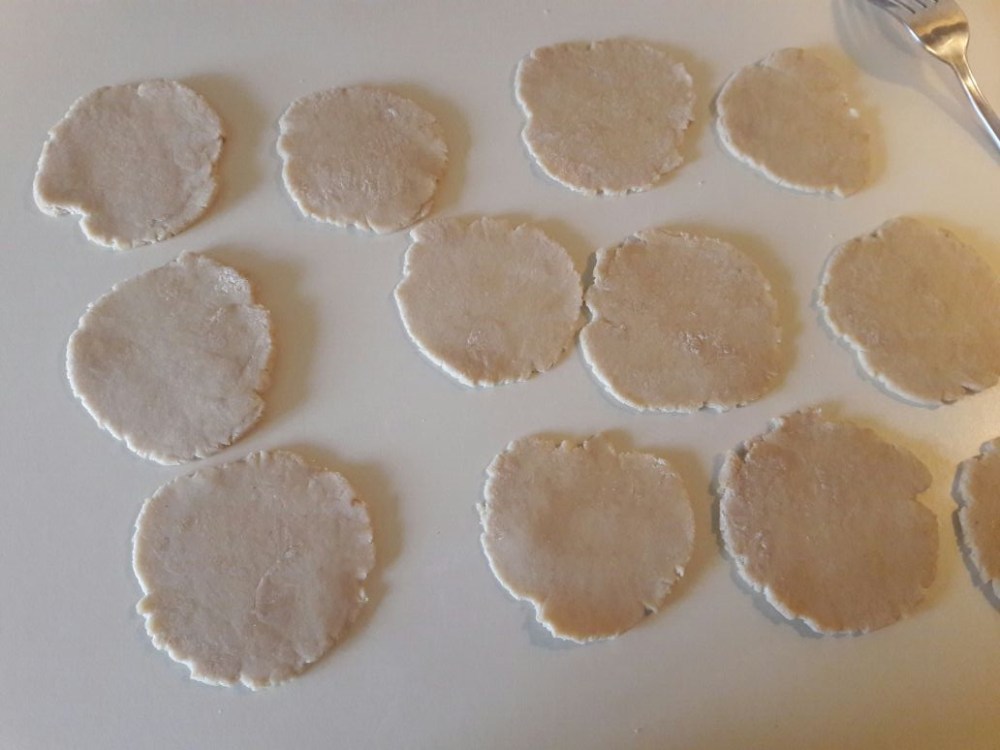 Whole Wheat Flour Mathari / Suhali – Easy Vegetarian Recipes